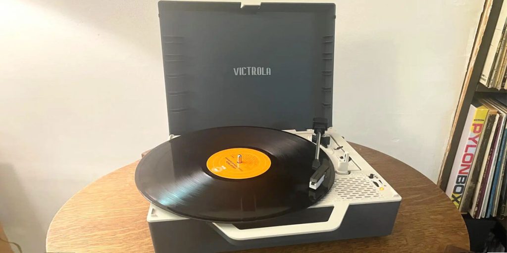 A Beginner's Guide on How to Use a Record Player